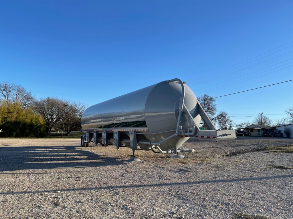 4,000 CUBIC FT STEEL PNEUMATIC “PIG” TRAILERS - Southern Fabrication