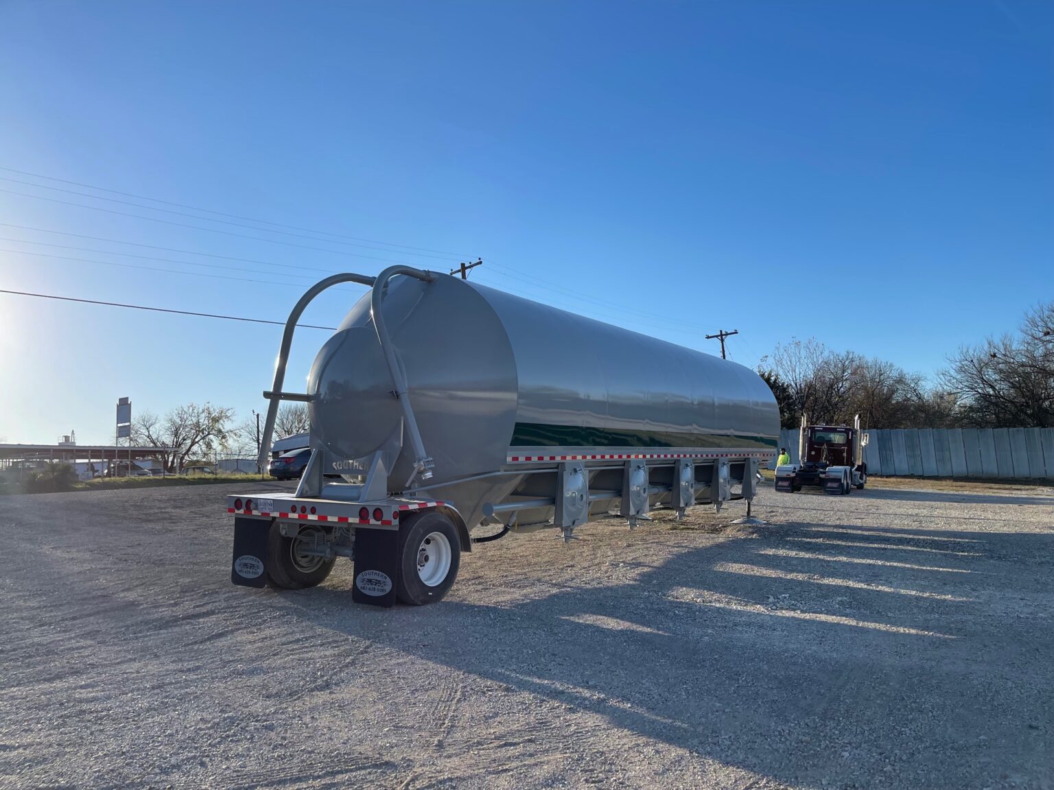 4,000 CUBIC FT STEEL PNEUMATIC “PIG” TRAILERS - Southern Fabrication