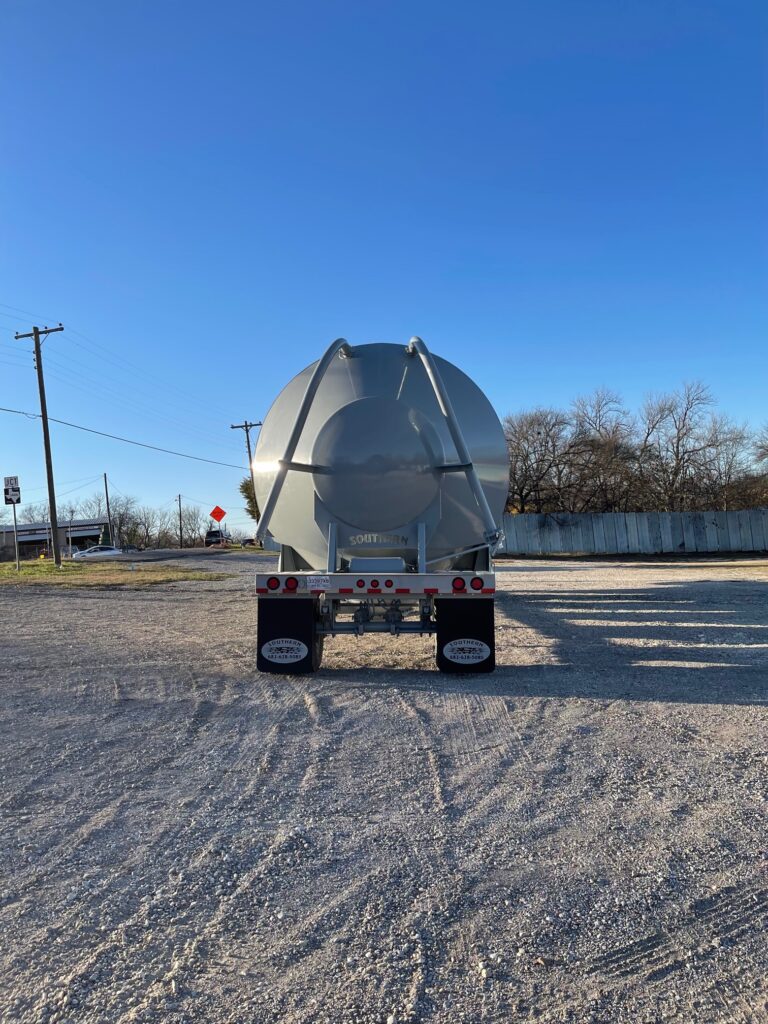 4,000 CUBIC FT STEEL PNEUMATIC “PIG” TRAILERS - Southern Fabrication